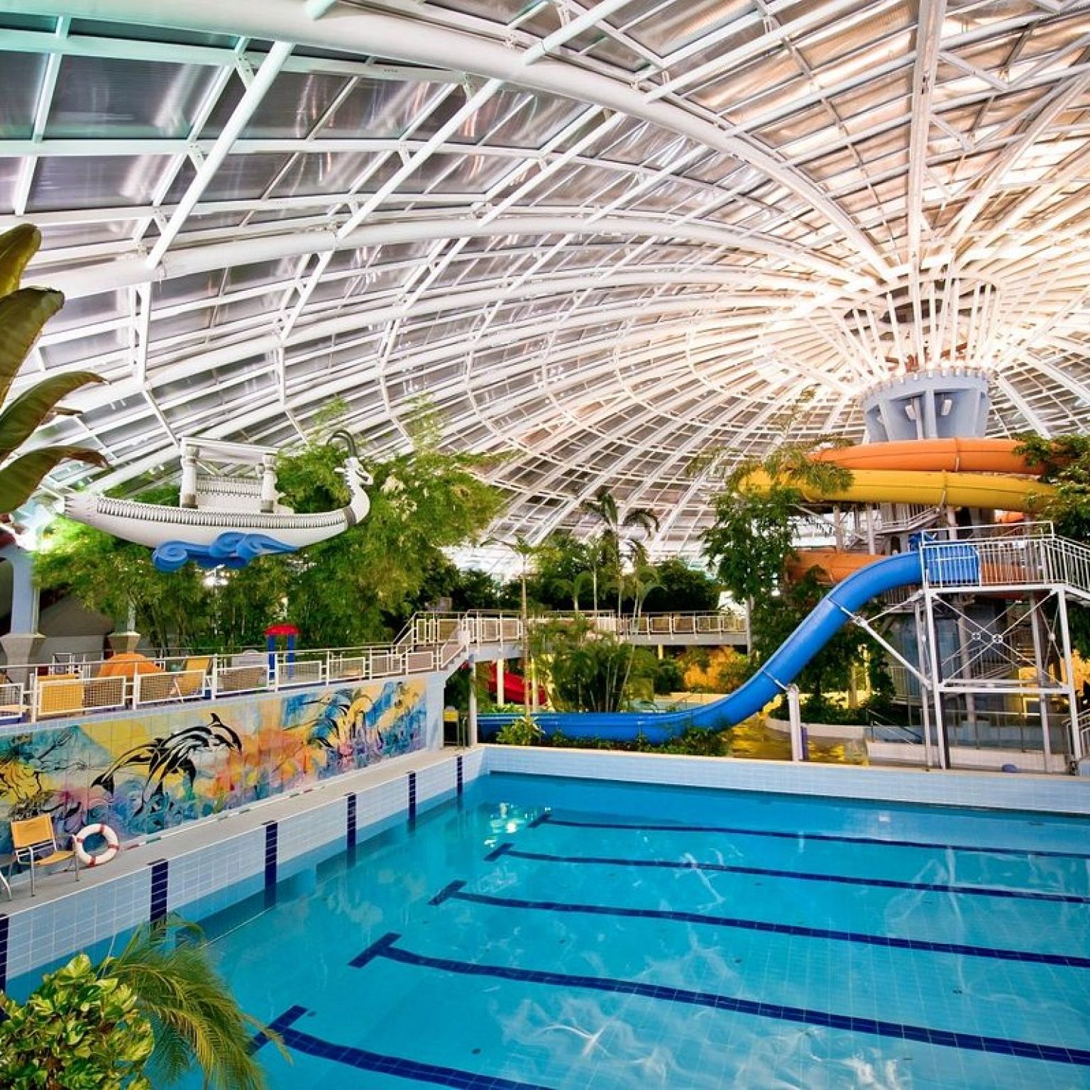 Parcul Acvatic Aquaticum (situat la doar 60 km de granita cu Romania ...