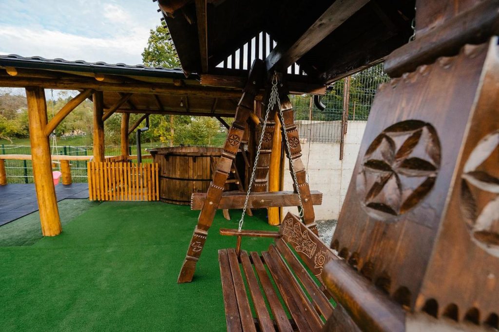 Pensiune superba in Maramures cu Sauna si Jacuzzi, 18 euro/persoana ...